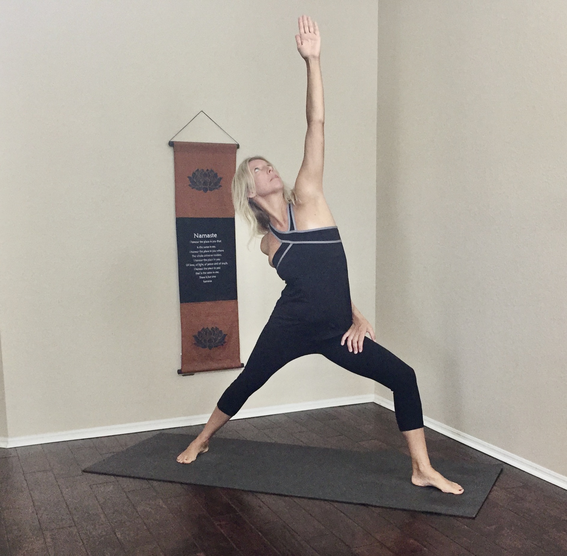 Viparita Virabhadrhasana | Reverse Warrior | Alignment & Benefits ...
